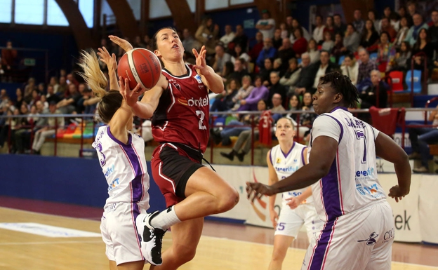 Kai James regresó a la rotación del CDB Clarinos - Basket Insular